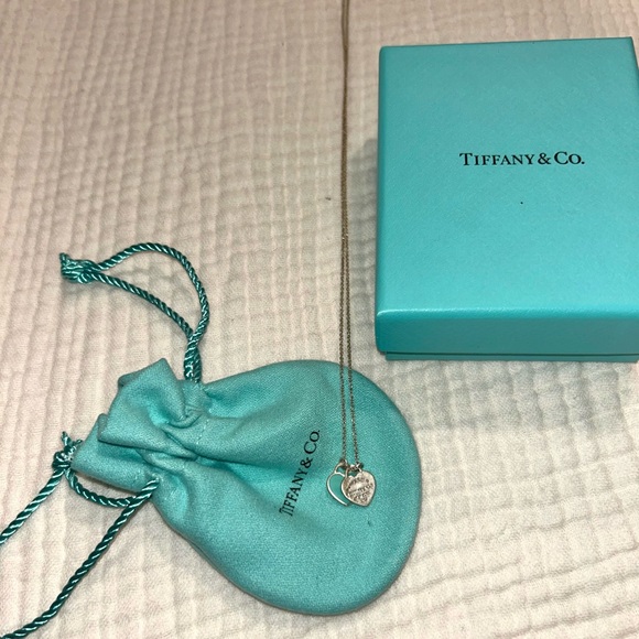 Tiffany & Co. | Jewelry | Tiffany Co Silver Heart Pendant Necklace ...